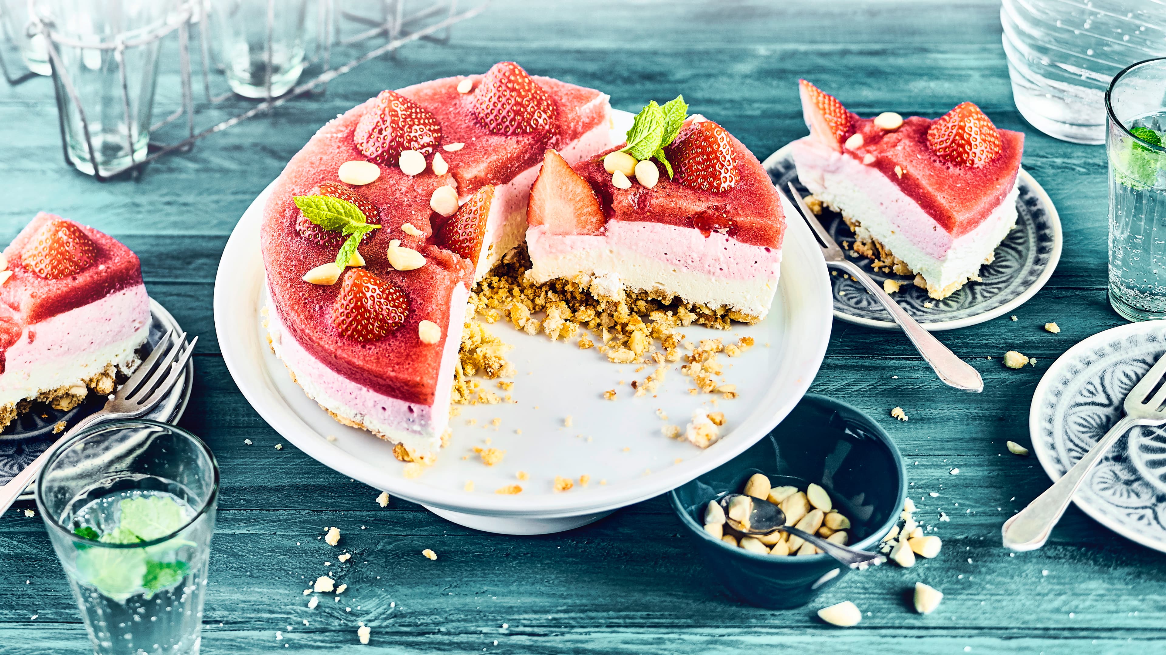 Leichte Torten mit Beeren, Obst & Co. herstellen | EDEKA