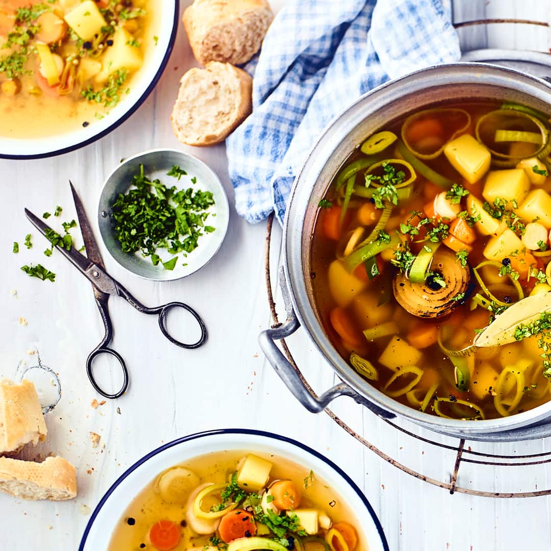 Klare Suppen: heiß und aromatisch genießen | EDEKA