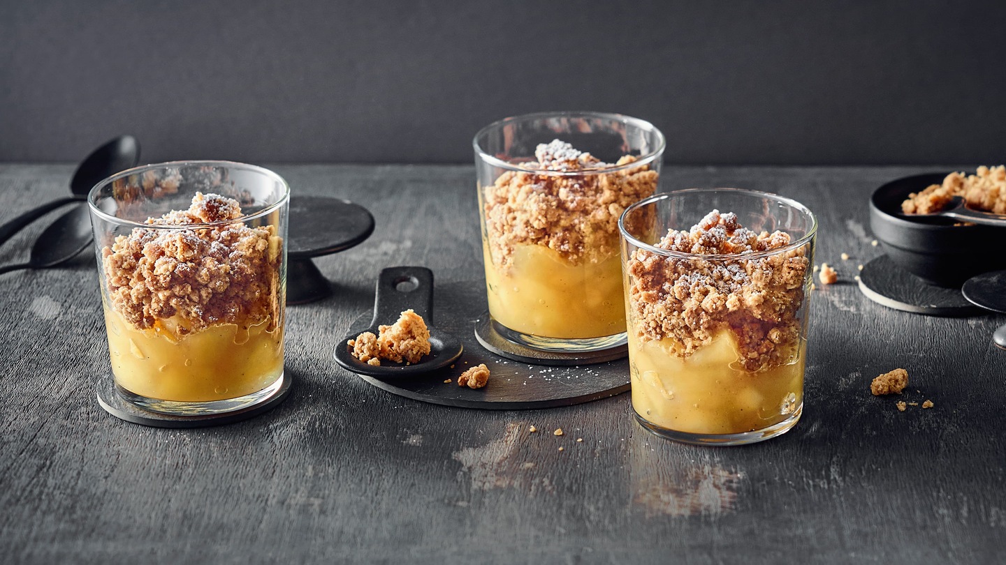 Apfel-Crumble im Glas